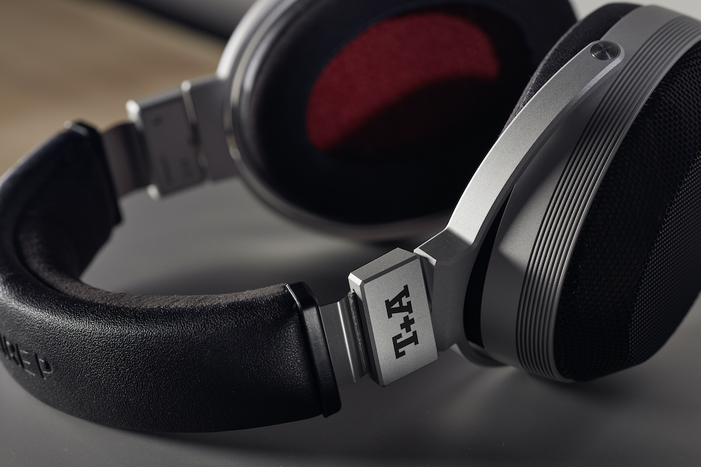 T+A Solitaire P Planar-magnetostat. 4-Pin XLR 1800-43201 Alu silber ...